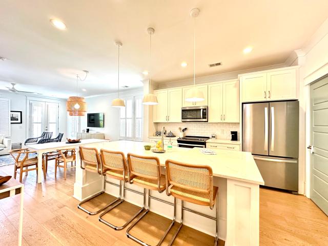 962 Key Colony Court
