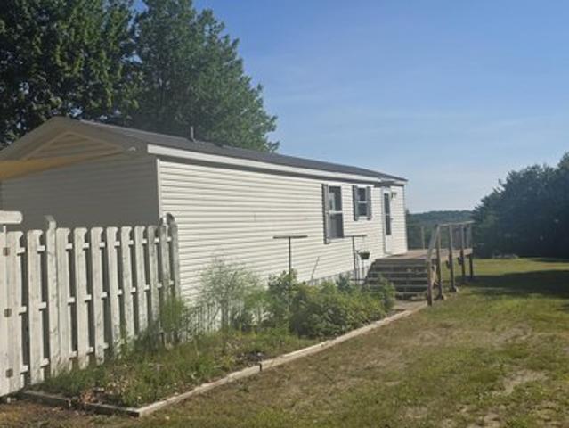 962 King St, Oxford, ME 04270