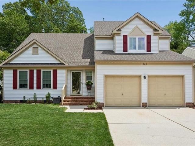 962 Heathland Dr, Newport News, VA 23602