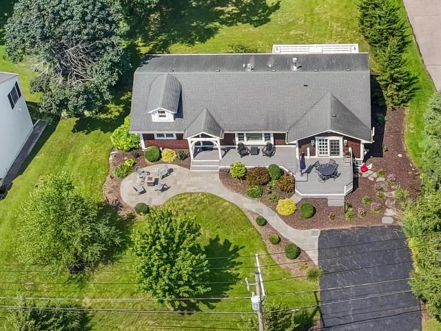 962 Shabbona Dr