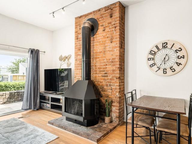 962 Pavilion Street 2 Bedroom Apartment for Rent at 962 Pavilion St #1056061P, Cincinnati, OH 45202 Mount Adams