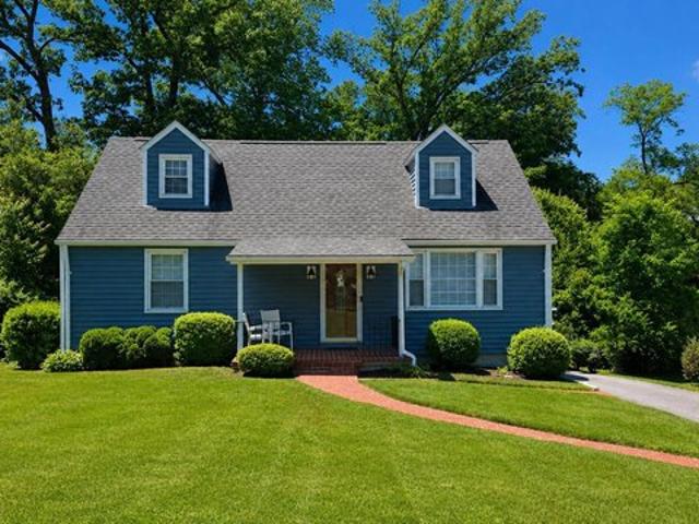 9634 Alda Dr, Parkville, MD 21234