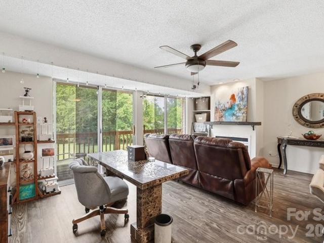 9630 Old Gate Dr, Matthews, NC 28105