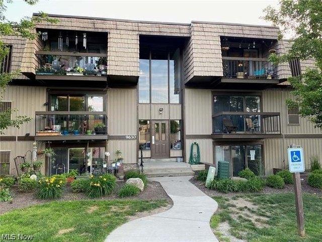 9630 Cove Dr Unit 16A, North Royalton, OH 44133