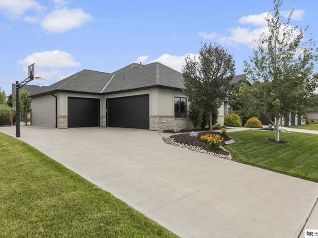 9631 Andermatt Dr, Lincoln, NE 68526