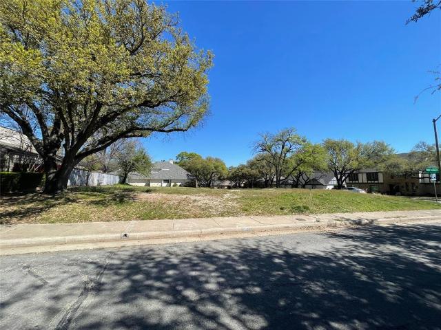 9631 Robin Meadow Dr, Dallas, TX 75243 | MLS #21231 | Compass