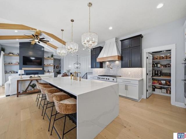 9631 Toma Rd, Lincoln, NE 68526