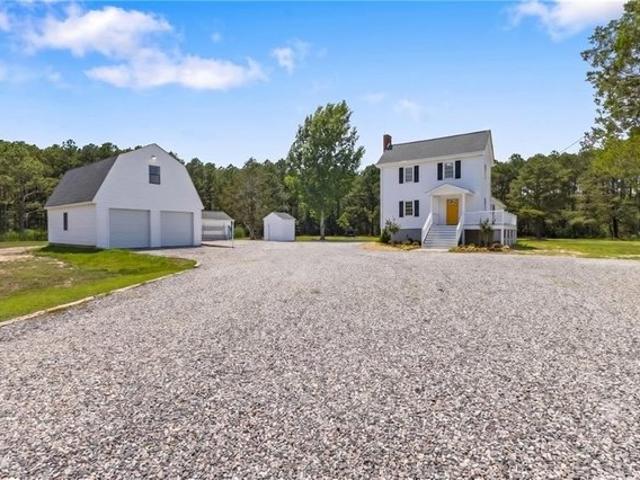 9632 Rowes Point Rd, Hayes, VA 23072