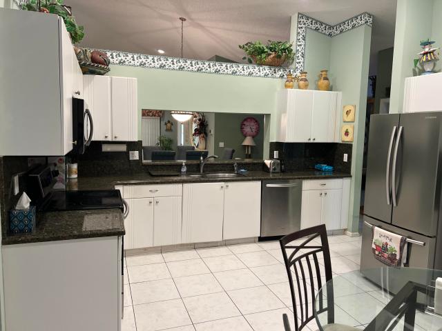 9632 Sills Dr E, Unit 204, Boynton Beach, FL 33437 | MLS #R11152