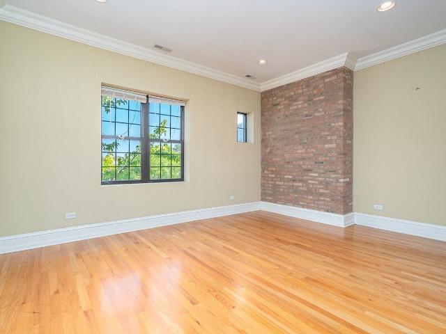 963 973 East 61st Street 2 Bedroom Apartment for Rent at 963 E 61st St, Chicago, IL 60637 Woodlawn