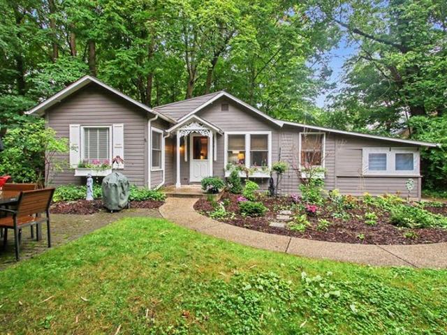 963 Allegan St, Saugatuck, MI 49453