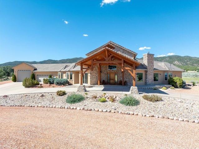 963 E 800 N, New Harmony, UT 84757