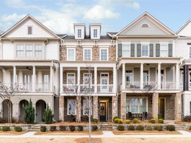 963 S On Main Dr, Woodstock, GA 30188
