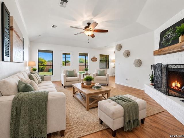 963 Seminole Dr