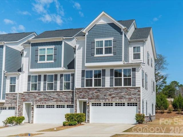 963 Portrush Ln, Tega Cay, SC 29708