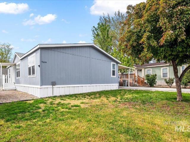 9644 W Woodland Ln