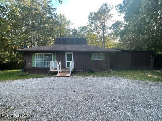 96457 W Diamondhead Dr, Diamondhead, MS 39525