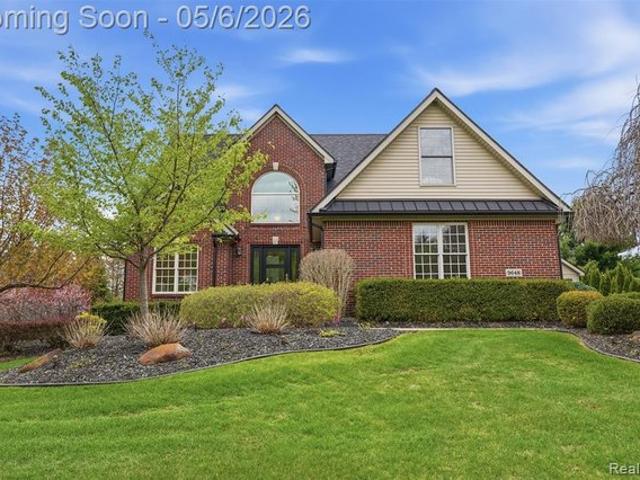 9648 Mohican Ct, Hamburg Township, MI 48169