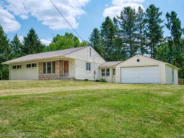 9648 Hyne Road