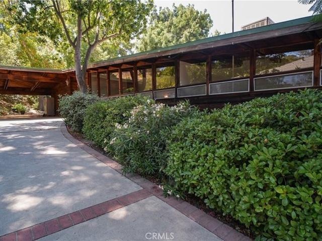 9640 LA Canada Way, Sunland, CA 91040