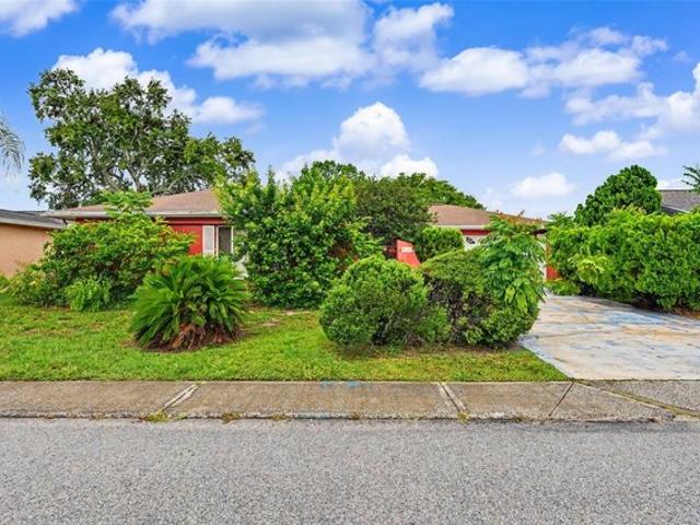 9641 Lakeside Ln, Port Richey, FL 34668