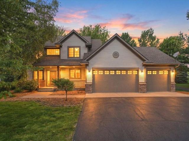 964 Fraser Ln, Hudson, WI 54016