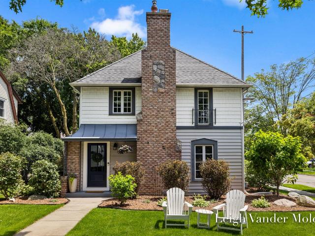 964 Lakeside Drive