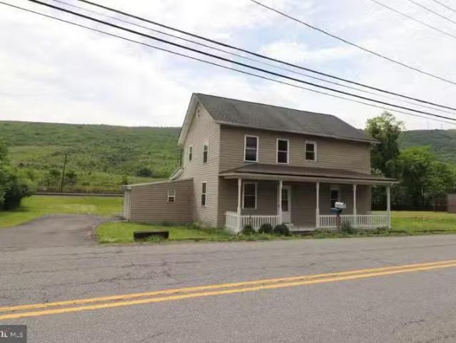 964 MAUCH CHUNK RD, PALMERTON, PA 18071 Single Family Residenc.
