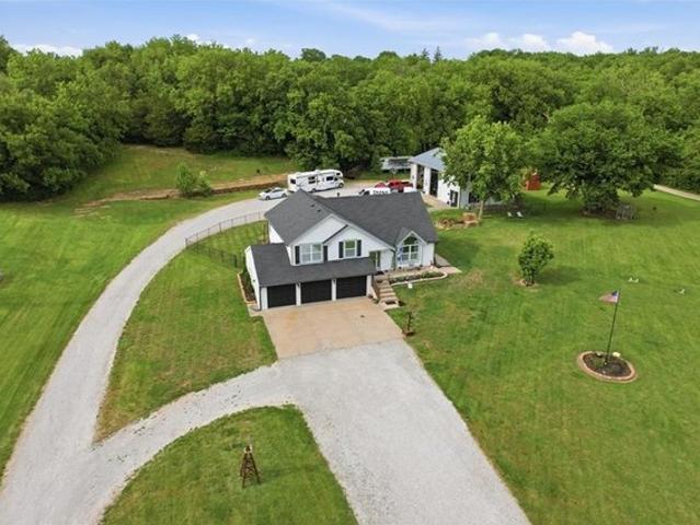 964 N 5 Hwy, Lansing, KS 66043