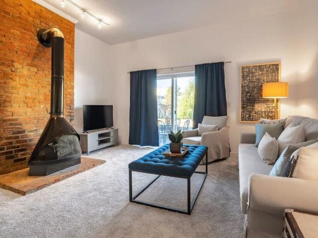 964 Pavilion Street 2 Bedroom Apartment for Rent at 964 Pavilion St #1056076P, Cincinnati, OH 45202 Mount Adams