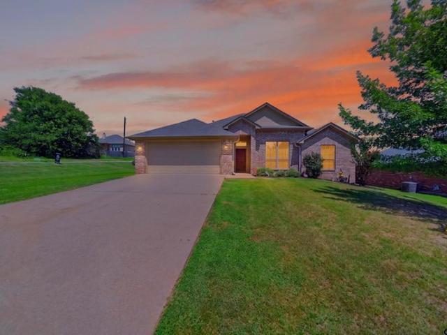 964 Redbud Ln, Bullard, TX 75757