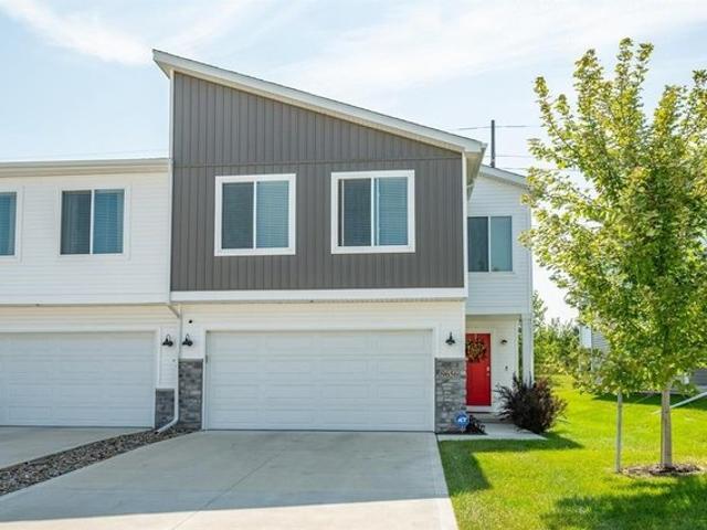 9656 Heightsview Dr, West Des Moines, IA 50266