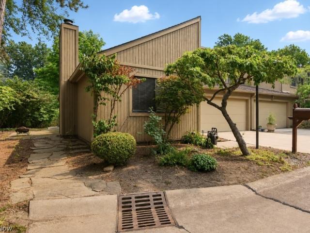 9659 Abbeyshire Way