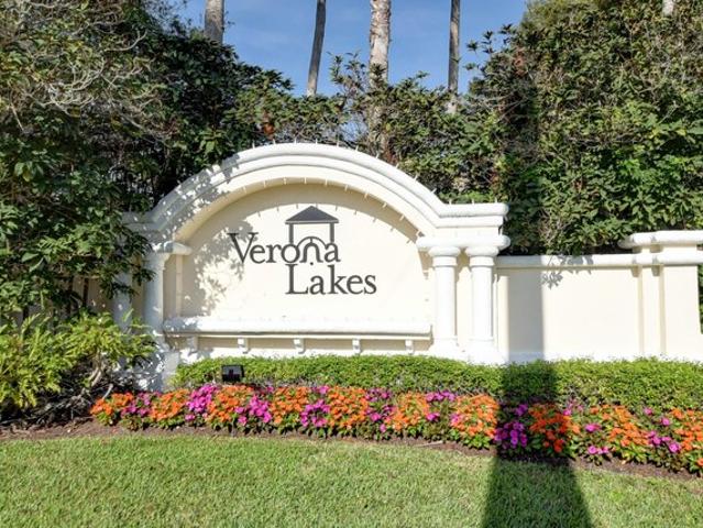 9650 Lago Dr, Boynton Beach, FL 33472