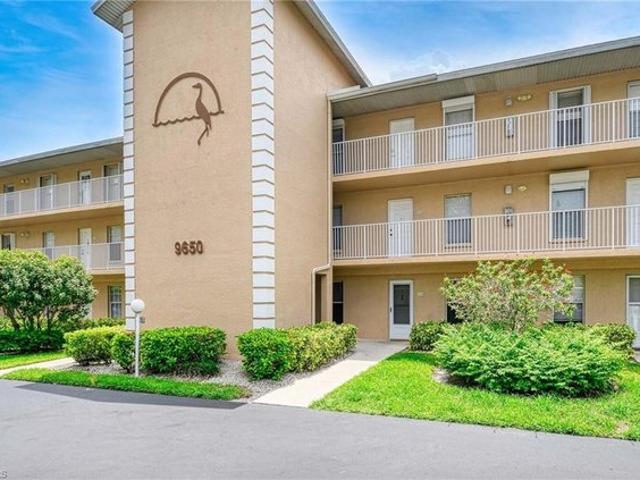 9650 Victoria Ln Apt 104, Naples, FL 34109