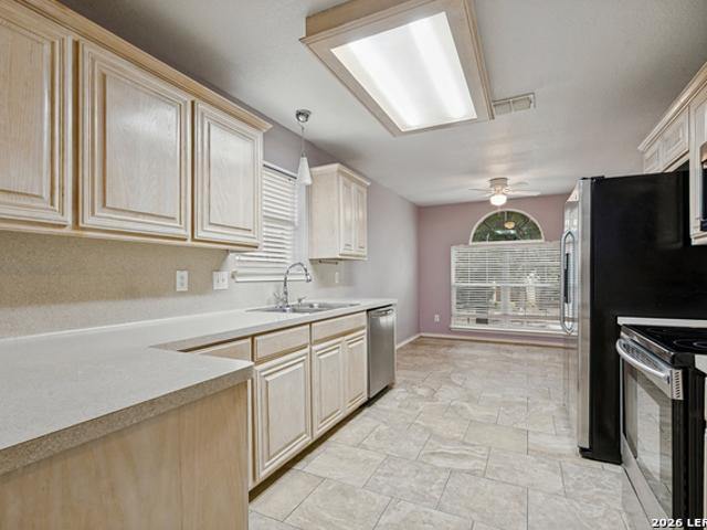 9651 Emerald Pl