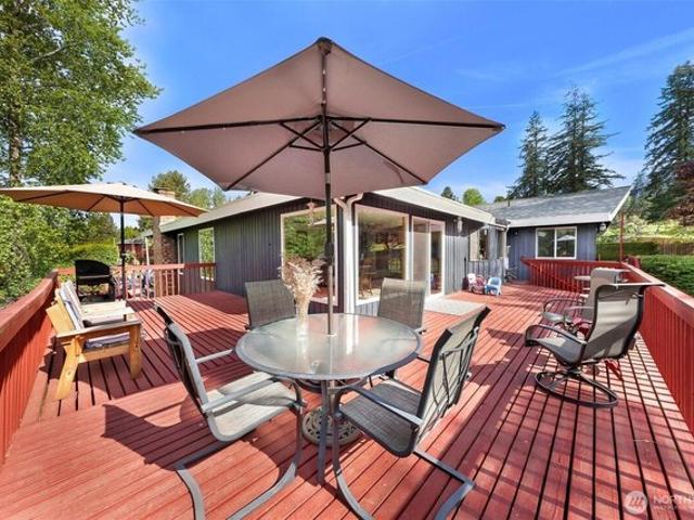9652 Ronald Dr, Blaine, WA 98230