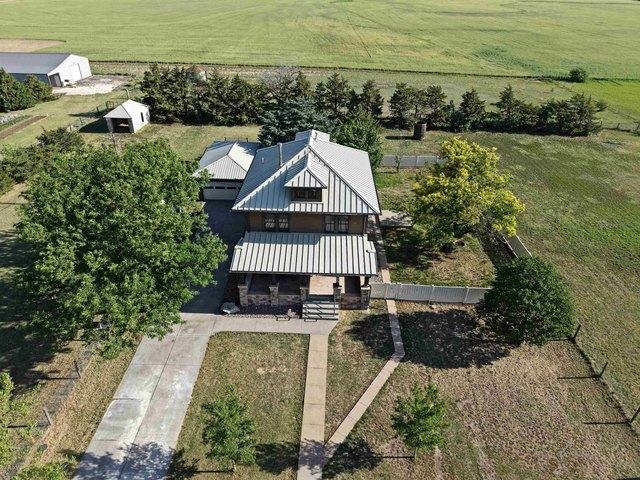 965 Catherine Rd, Hays, KS 67601