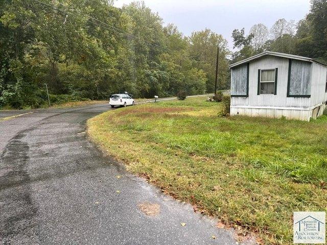 965 Carson Dr, Bassett, VA 24055