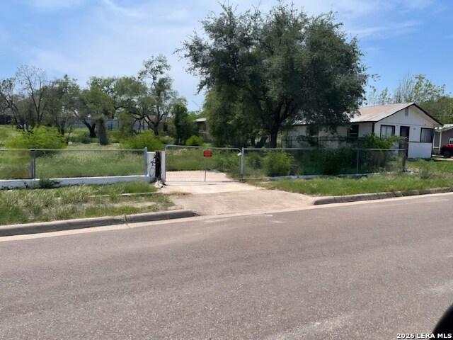 965 Ave D