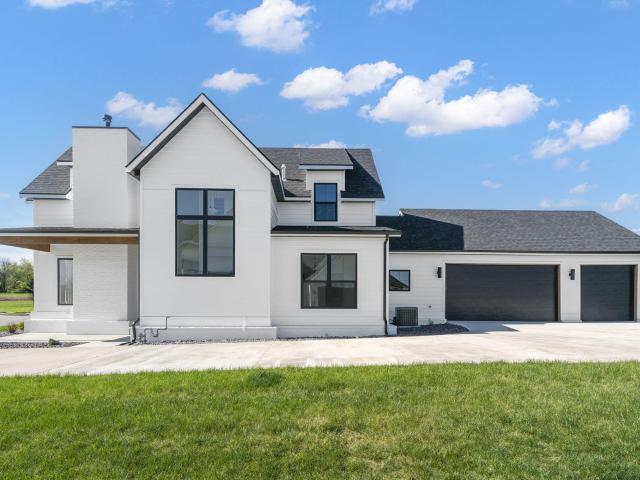 965 E Valley Trail Drive