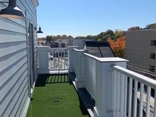 965 Hope St #204, Stamford, CT 06907