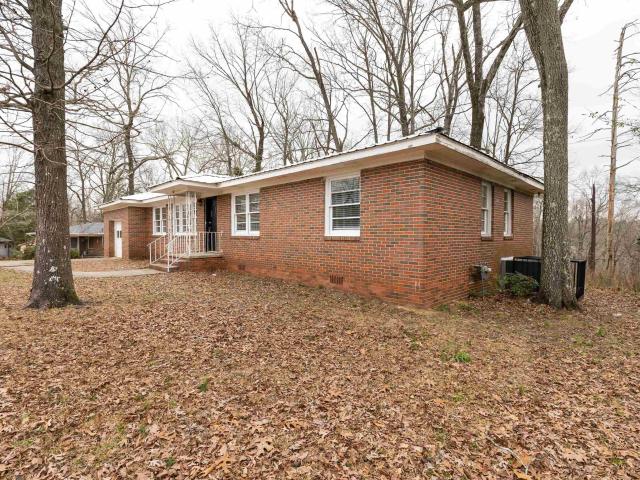 965 Hickory Circle