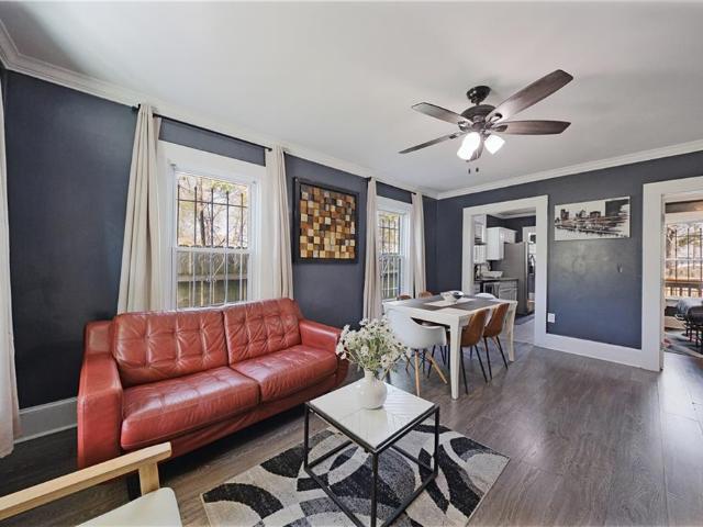 965 Mayson Turner Road NW