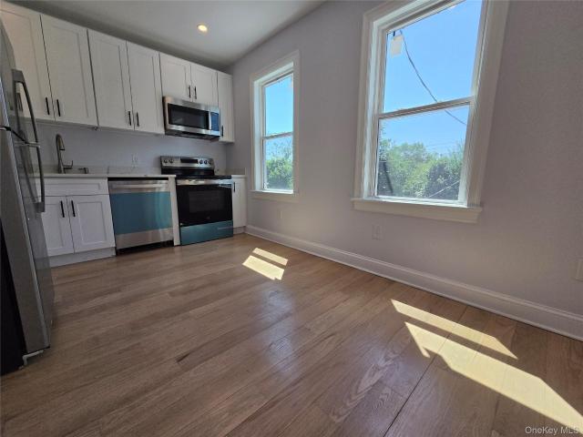965 Main Street 2