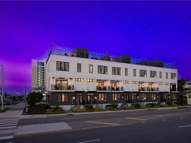965 Pacific AVE