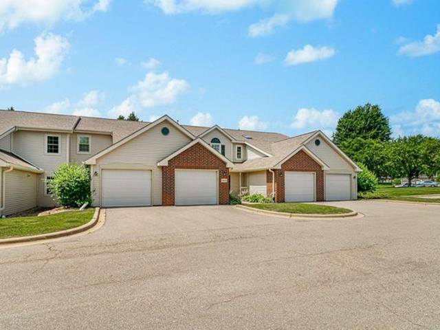 965 Park St Apt 101, Oregon, WI 53575