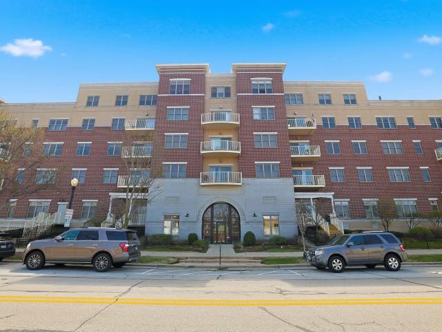 965 Rogers St, Unit 104, Downers Grove, IL 60515 | MLS #12602 | Compass