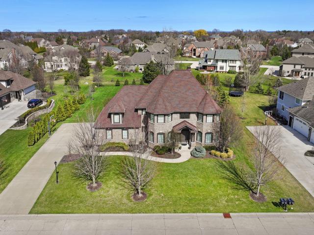 9665 Meadowdale Ln