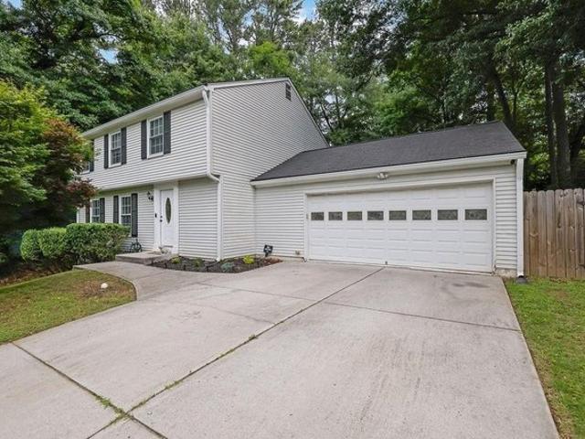 9665 N Pond Cir, Roswell, GA 30076